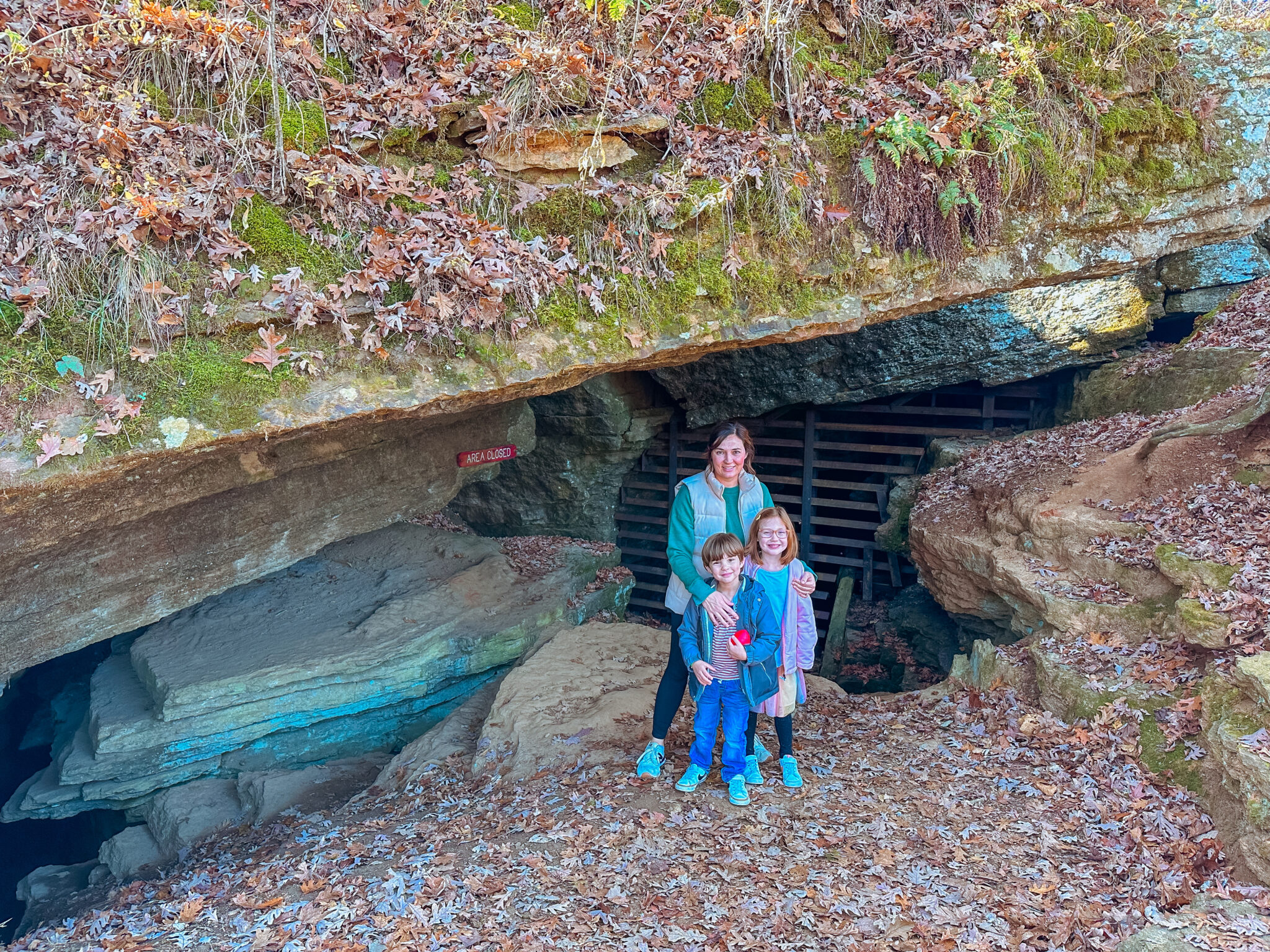 Devil's Den State Park with kids - MIDWEST TRAVEL MAMA