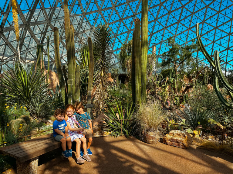 What to do in Milwaukee with Kids - MIDWEST TRAVEL MAMA